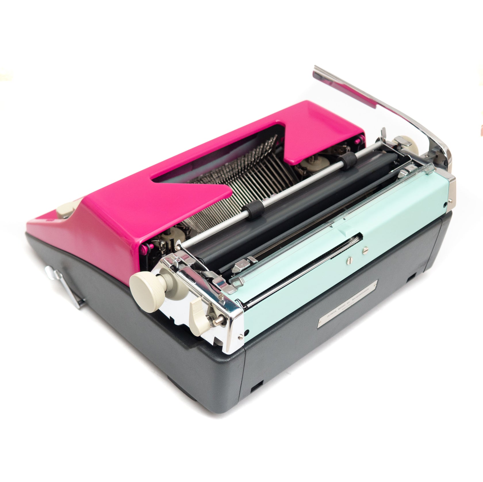 Pink Typewriter Olympia - BLACKBIRD TYPEWRITERS – Blackbird Typewriters