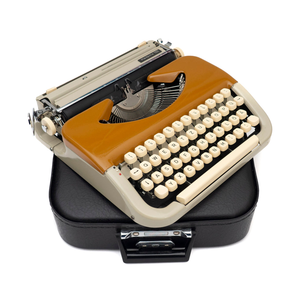 Portable Typewriter with Case - BLACKBIRD TYPEWRITERS – Blackbird ...