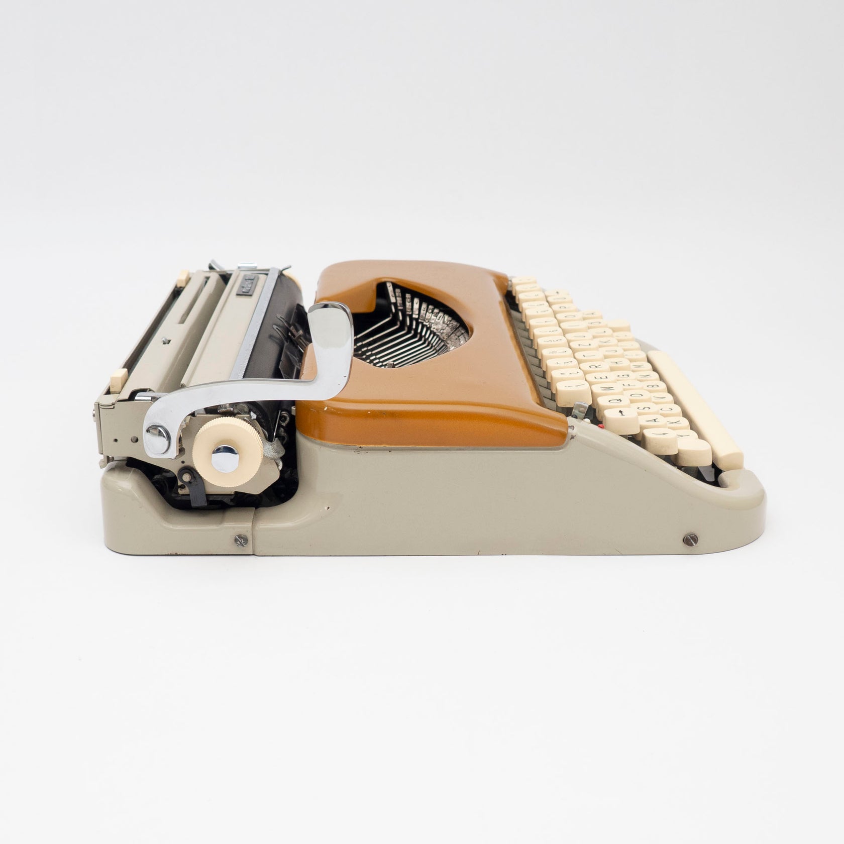 Portable Typewriter with Case - BLACKBIRD TYPEWRITERS – Blackbird ...